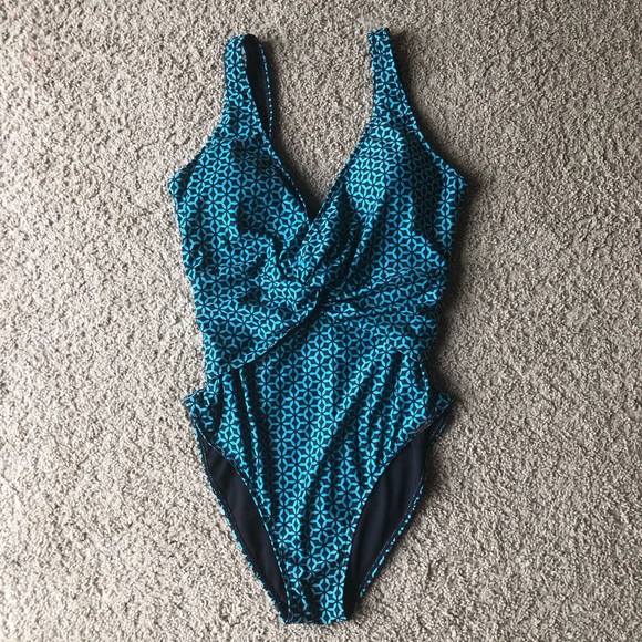 Nicole Miller | Swim | Nicole Miller New York Twist Front Plunge One ...
